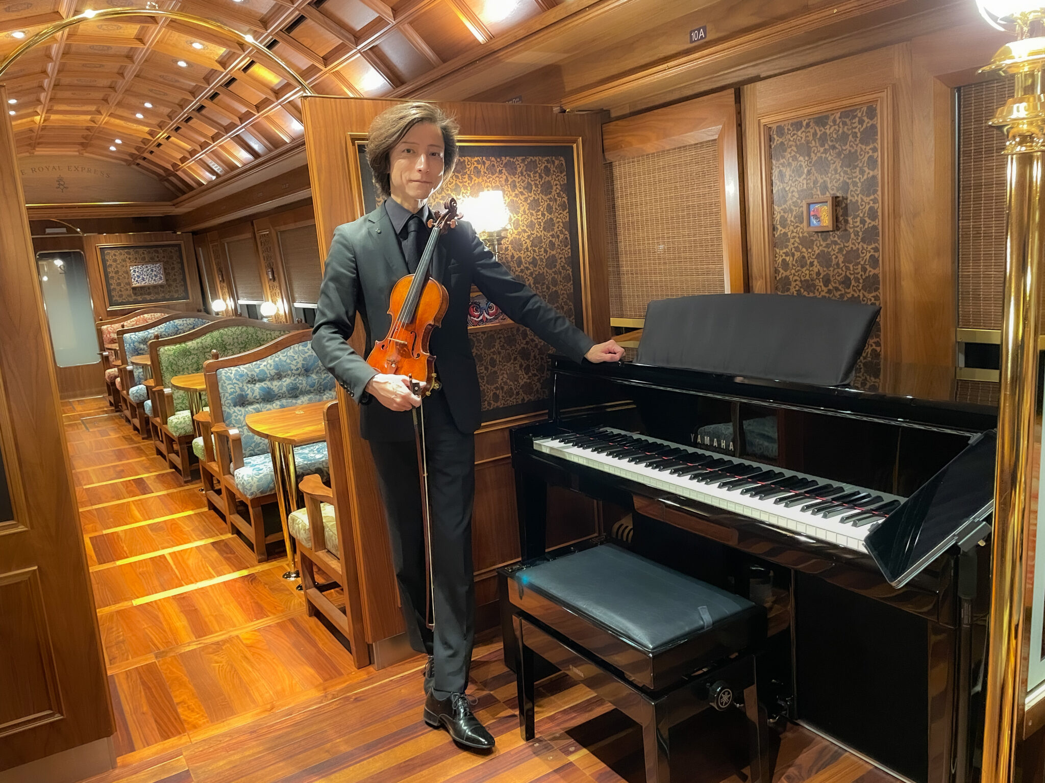 [THE ROYAL EXPRESS] – 音旅演出家Ⓡ・ヴァイオリニスト 大迫淳英